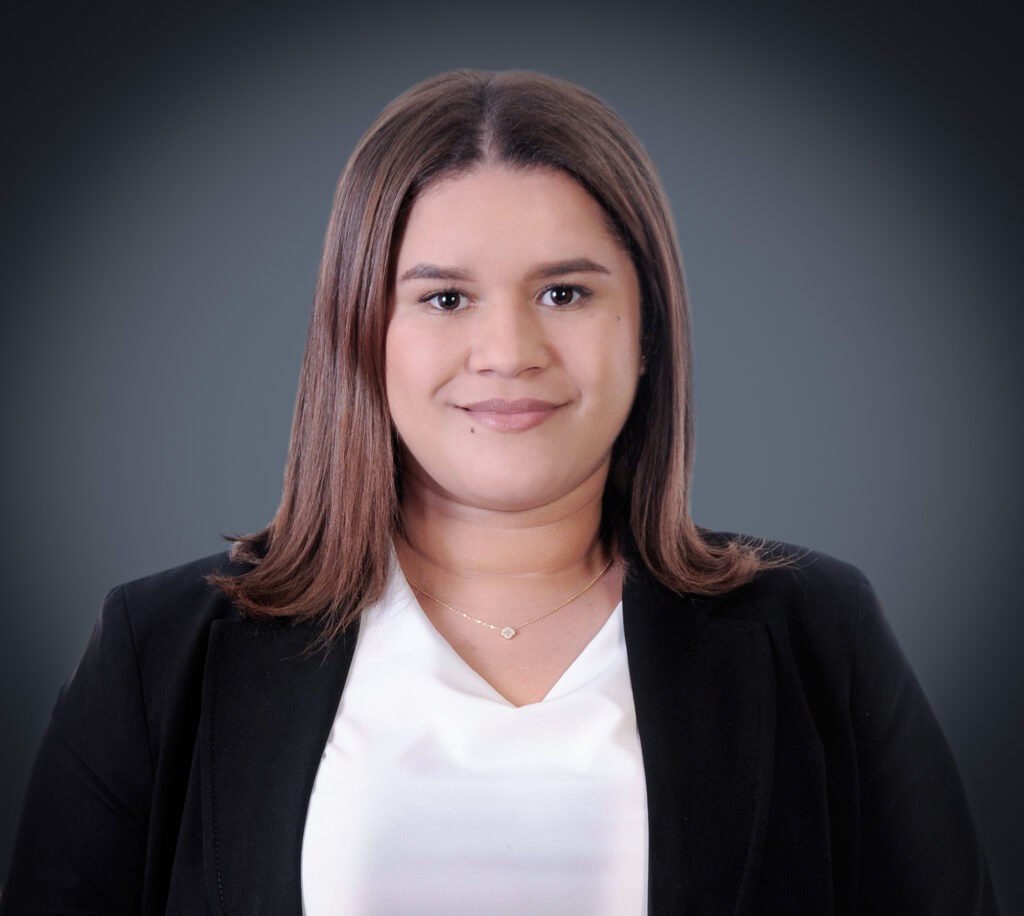 Jennifer Martínez - Castillo y Castillo